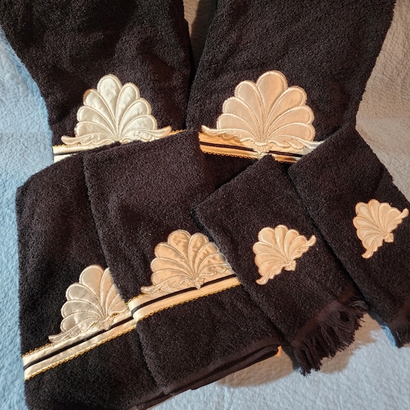 Fortunoff | Bath | Fortunoff Black Towels With White Satin Trim | Poshmark